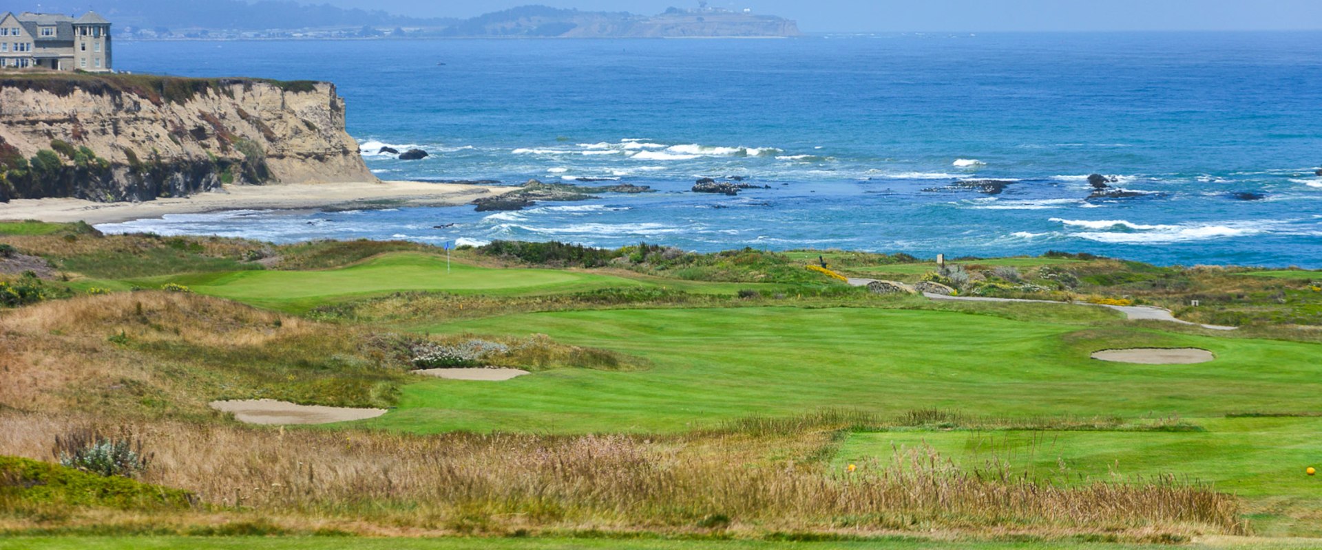 Can you walk half moon bay golf?